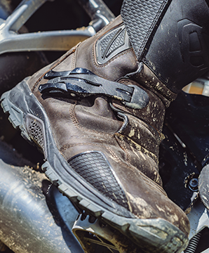 Motorbike equipment and protection | IXON